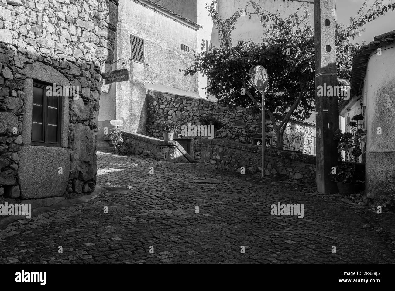 Beautiful historic home exterior Black and White Stock Photos & Images ...