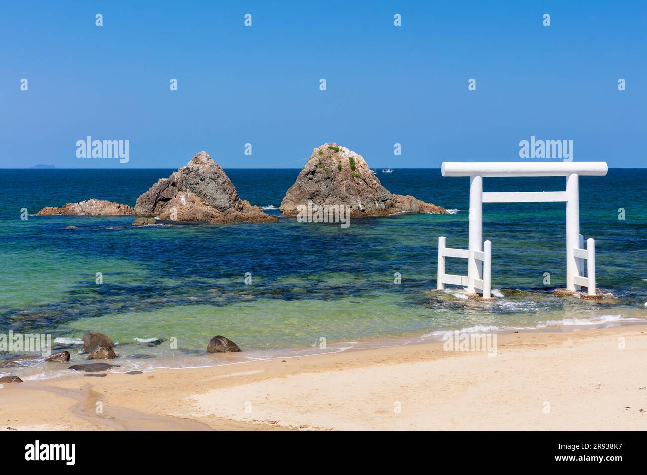 Married Couple Rocks in Sakurai Futamigaura Stock Photo - Alamy