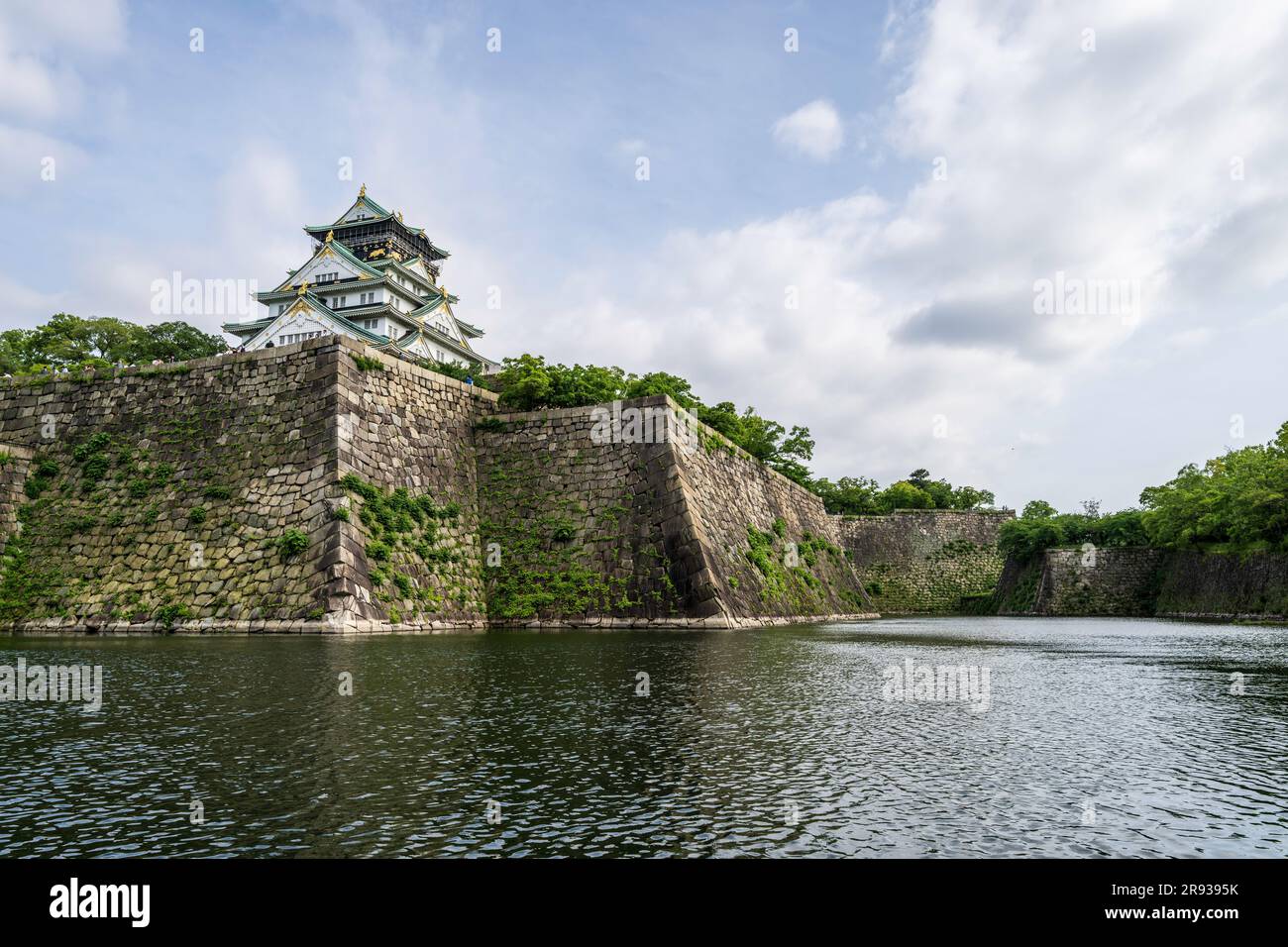 Osaka castle outer moat hi-res stock photography and images - Alamy