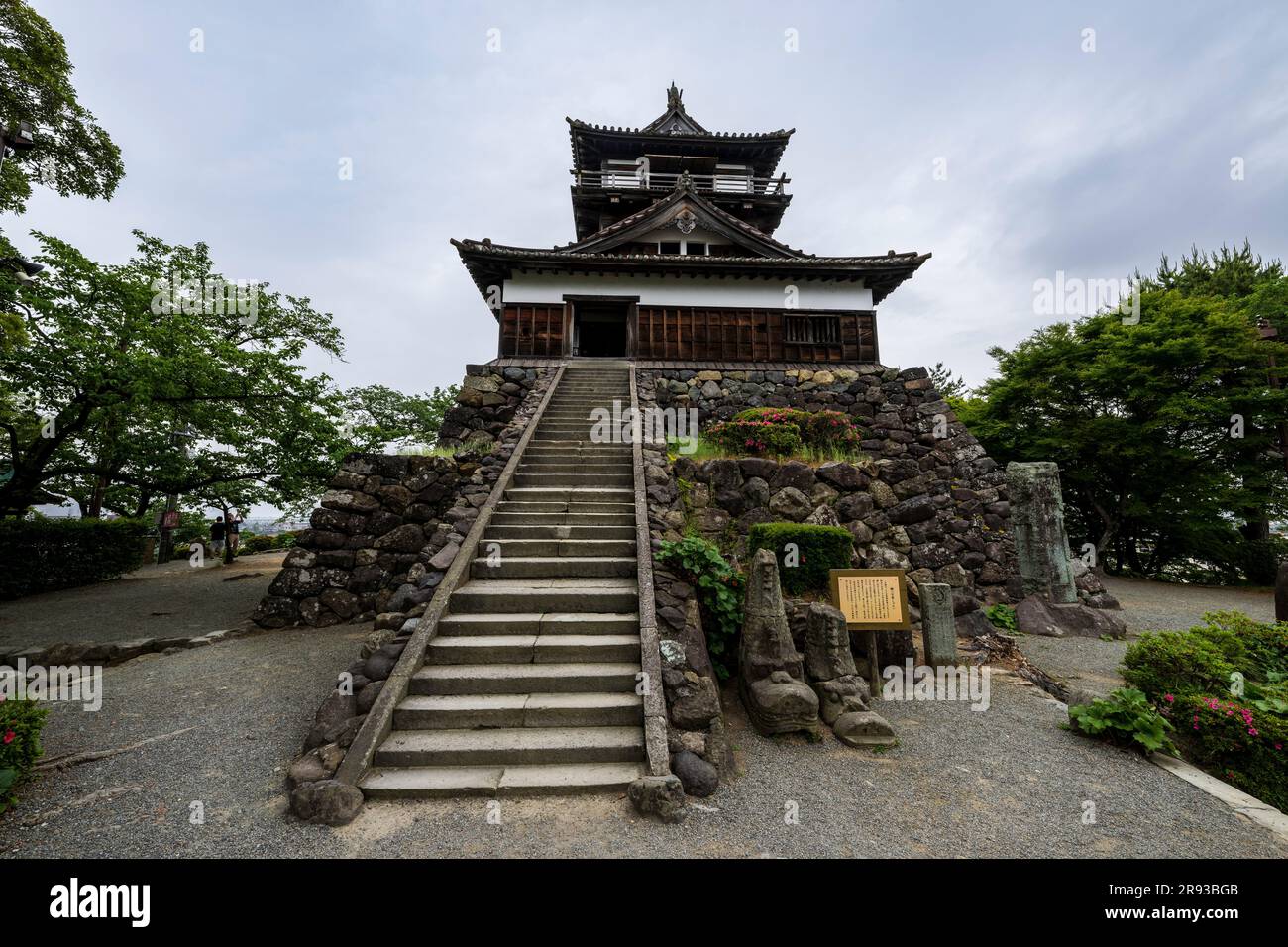 Japanese style castle hi-res stock photography and images - Alamy