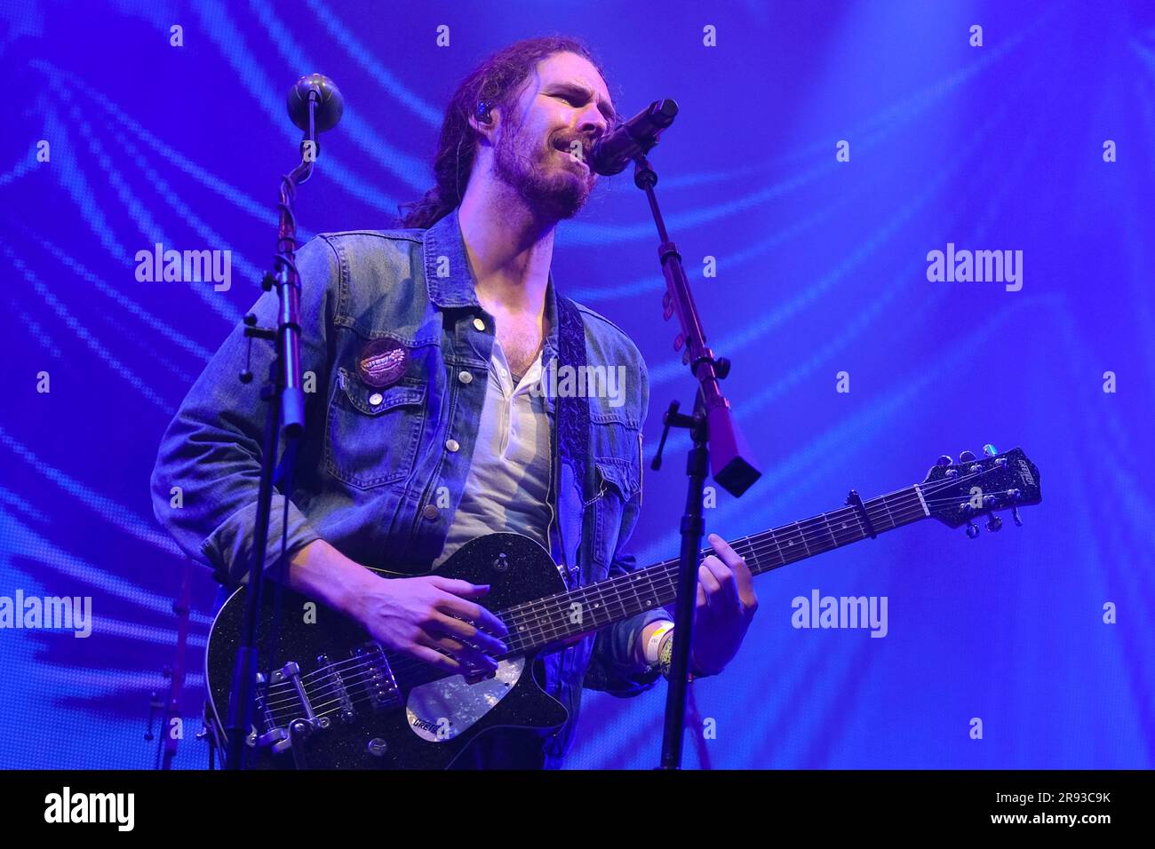 Hozier 2023 hi-res stock photography and images - Alamy