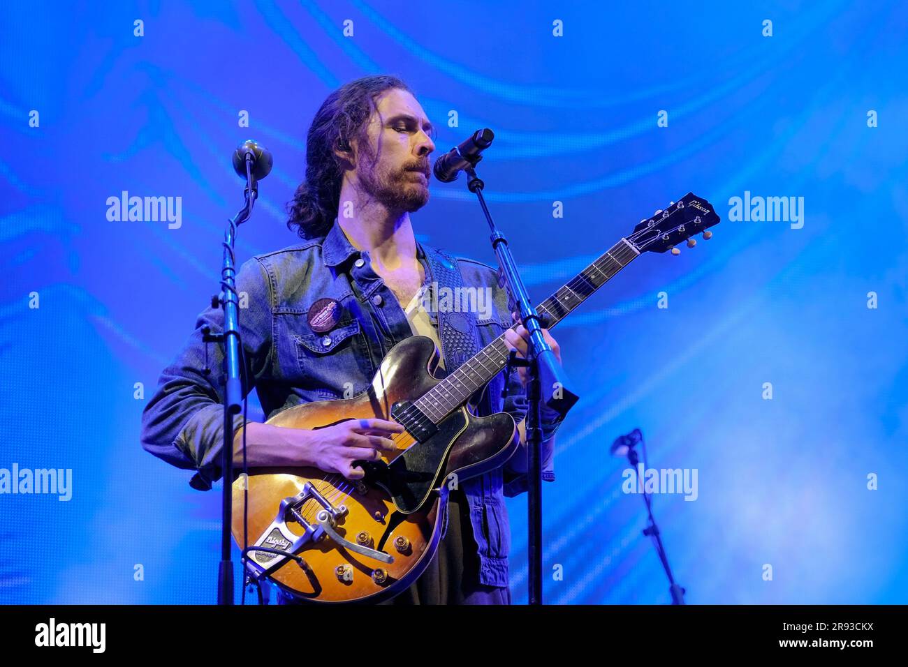 John byrne artist hi-res stock photography and images - Alamy