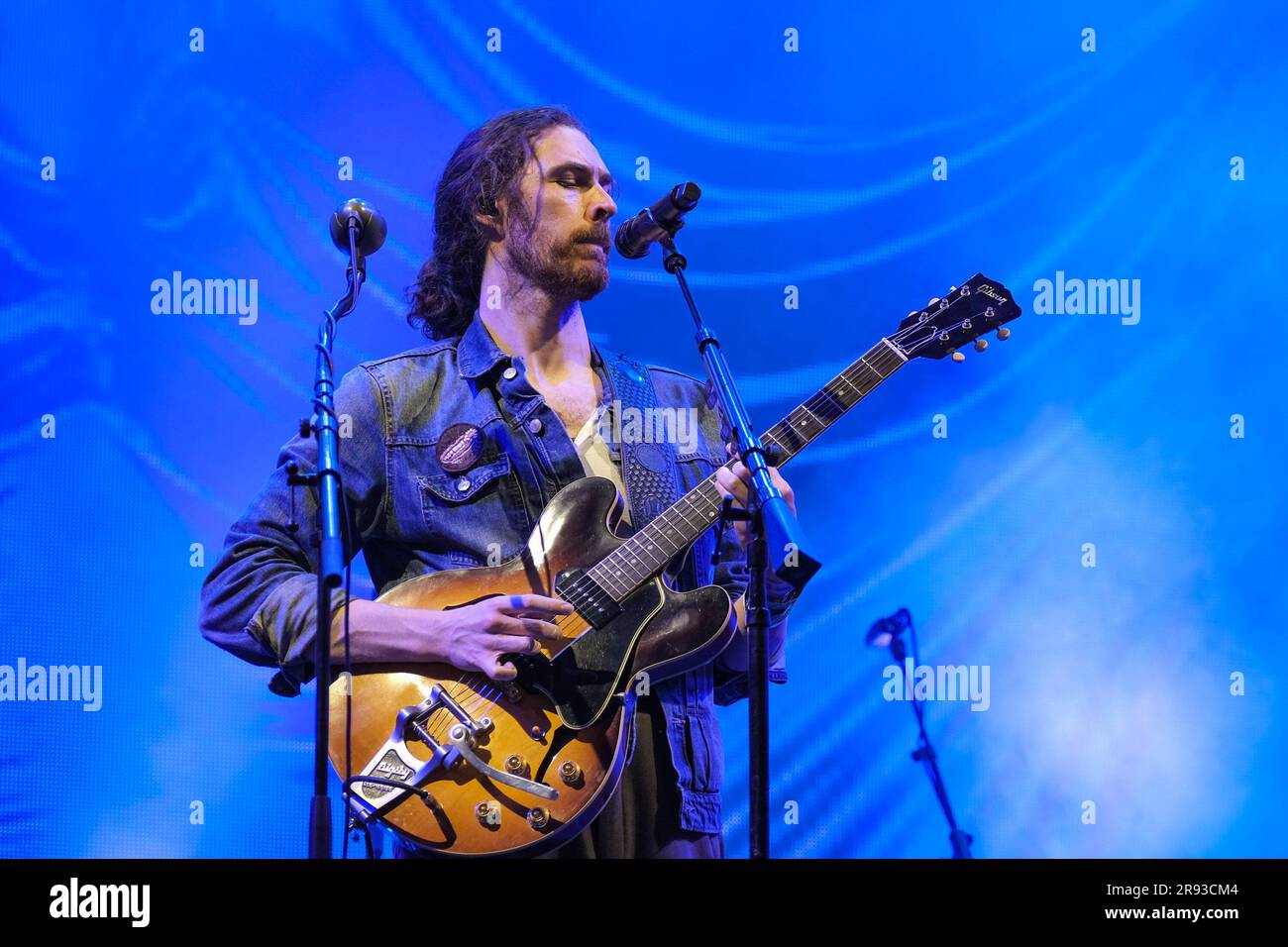 Hozier 2023 hi-res stock photography and images - Alamy