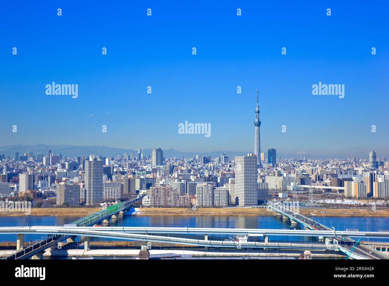 Tokyo skytree tower arakawa river hi-res stock photography and images ...
