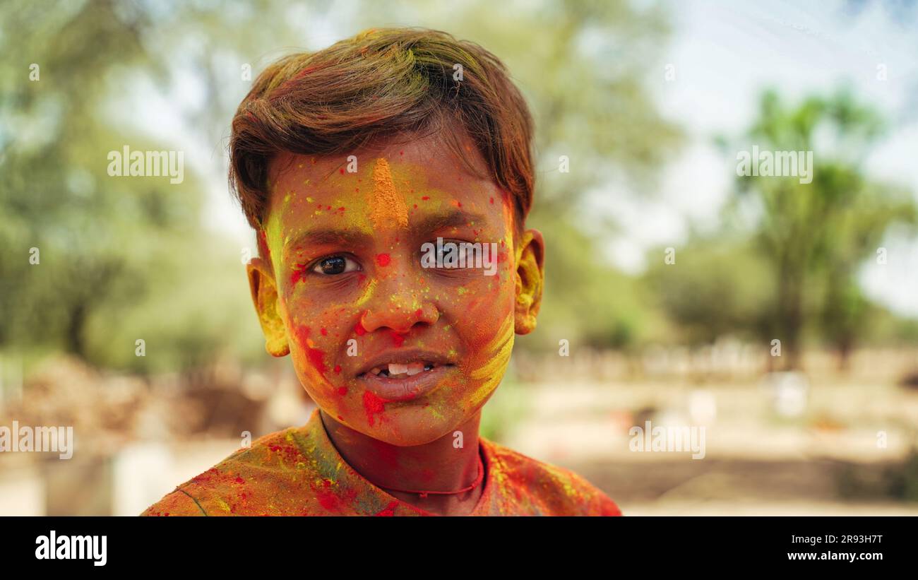 Indian child face paint hi-res stock photography and images - Alamy