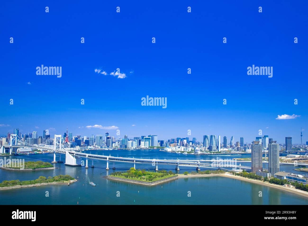 Rainbow Bridge and Tokyo Tower Stock Photo - Alamy