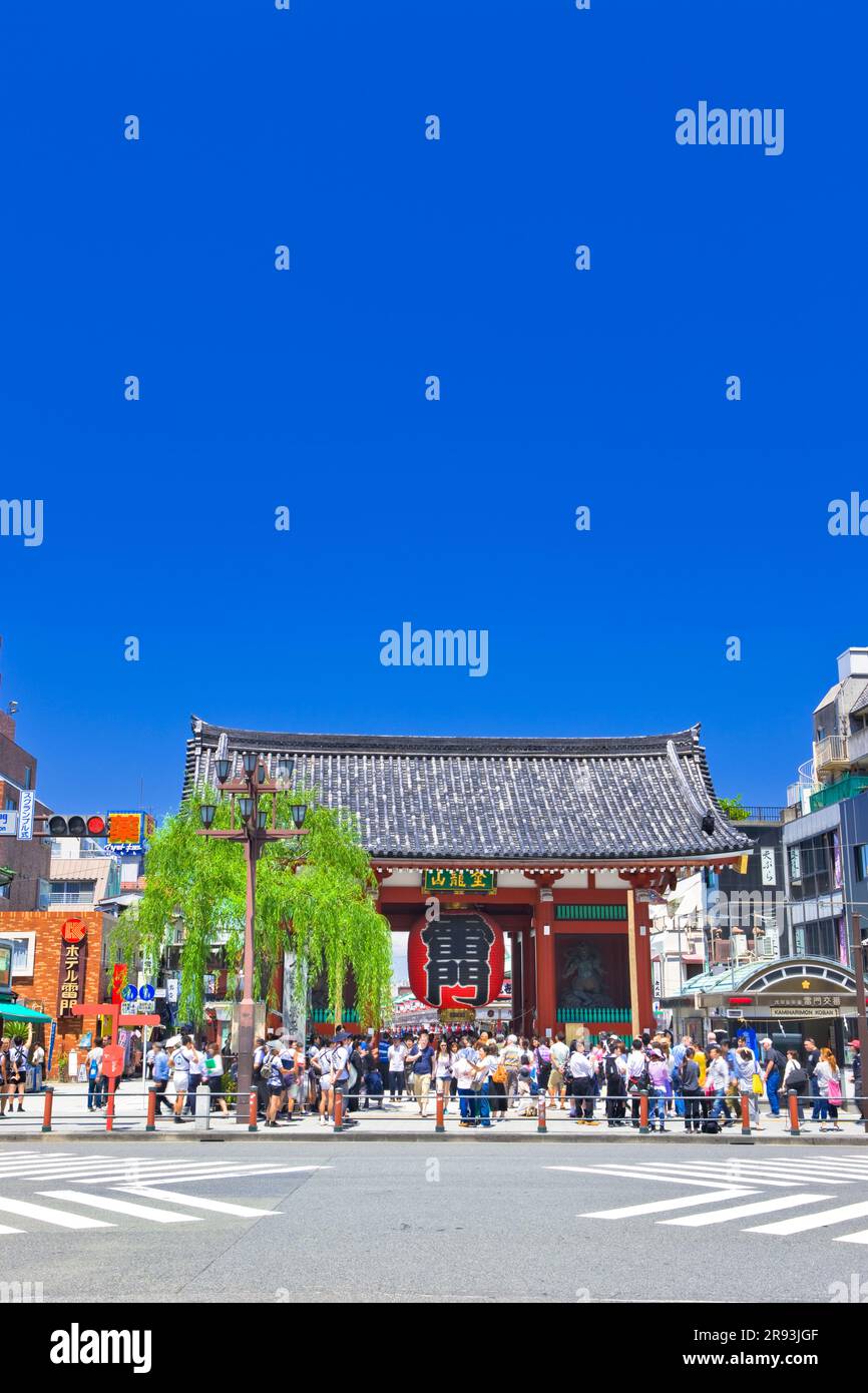 Kaminarimon thunder gate hi-res stock photography and images - Alamy