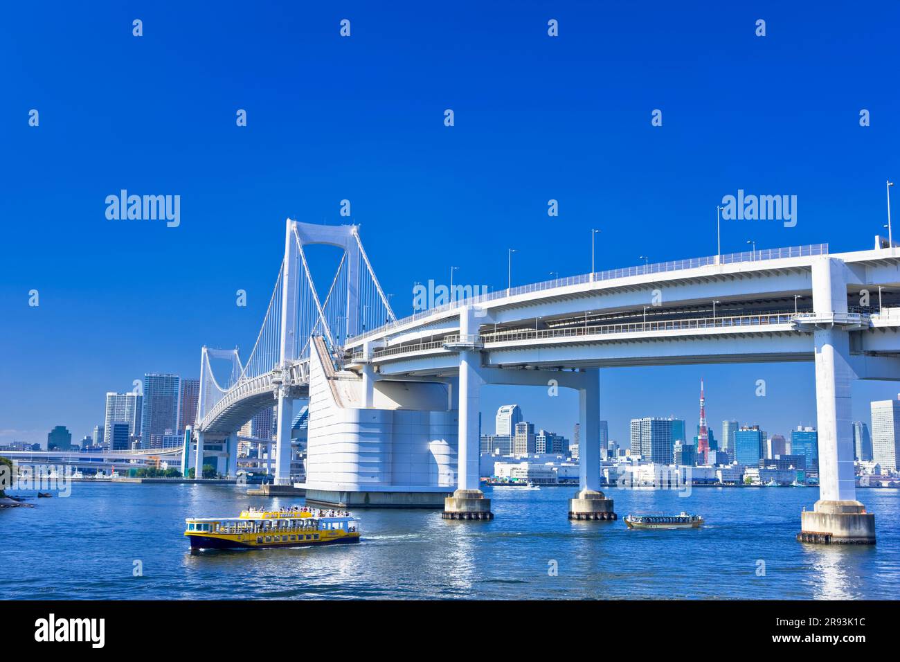 Rainbow Bridge and Tokyo Tower Stock Photo - Alamy