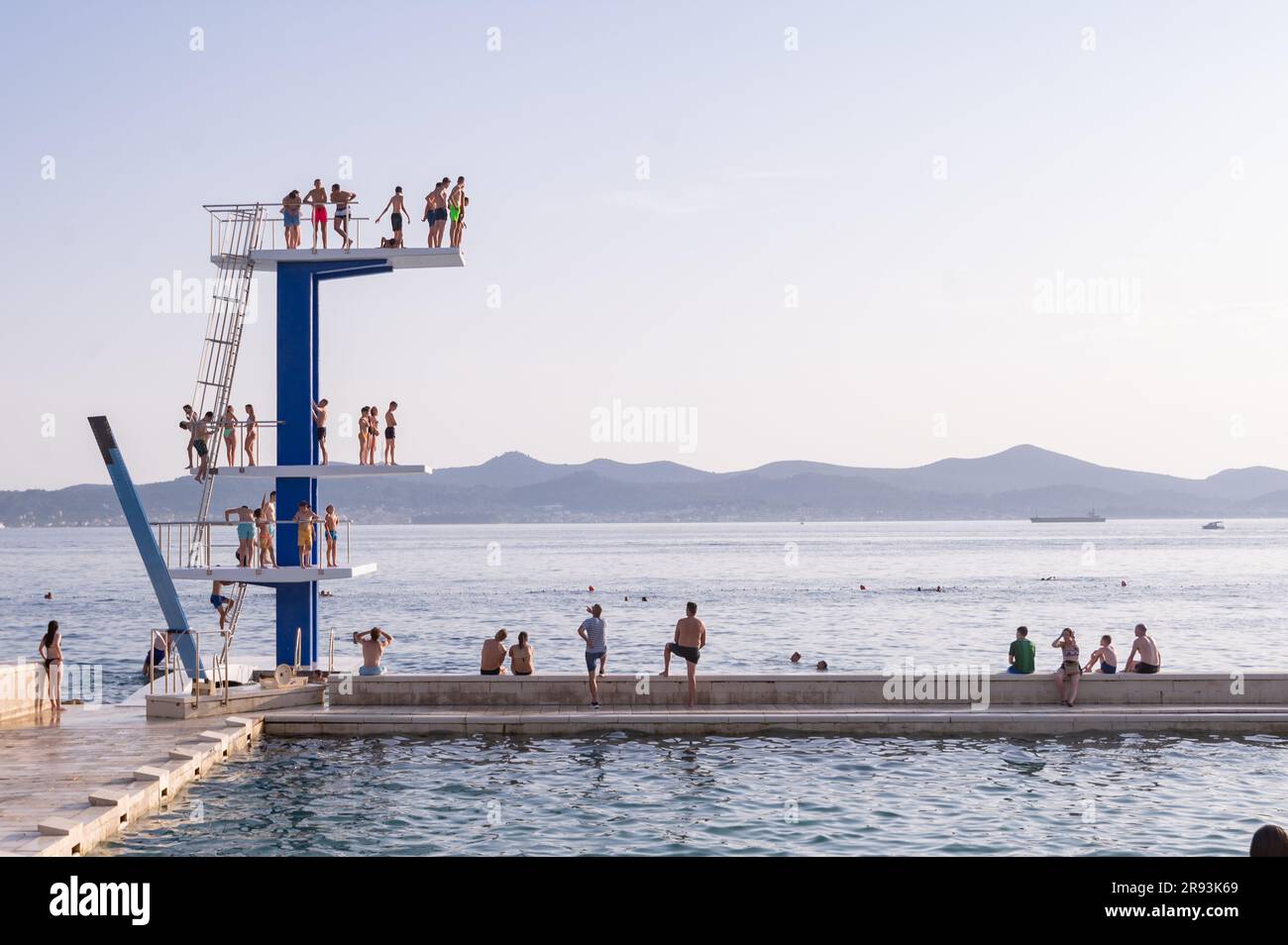 10 meter platform hi-res stock photography and images - Alamy