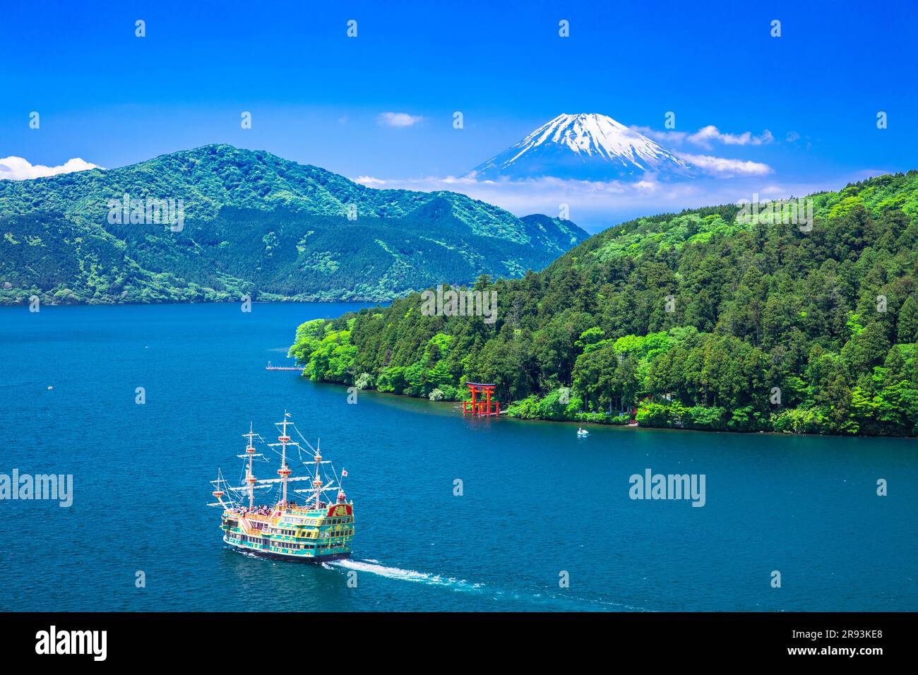 Lake Ashinoko and Mt Stock Photo - Alamy