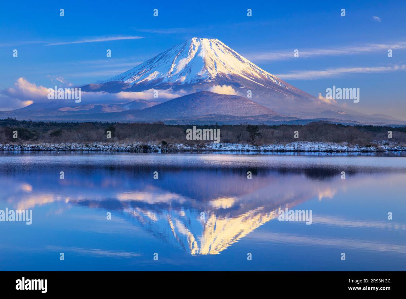Evening view of Mt. Fuji and Lake Shojin Stock Photo - Alamy