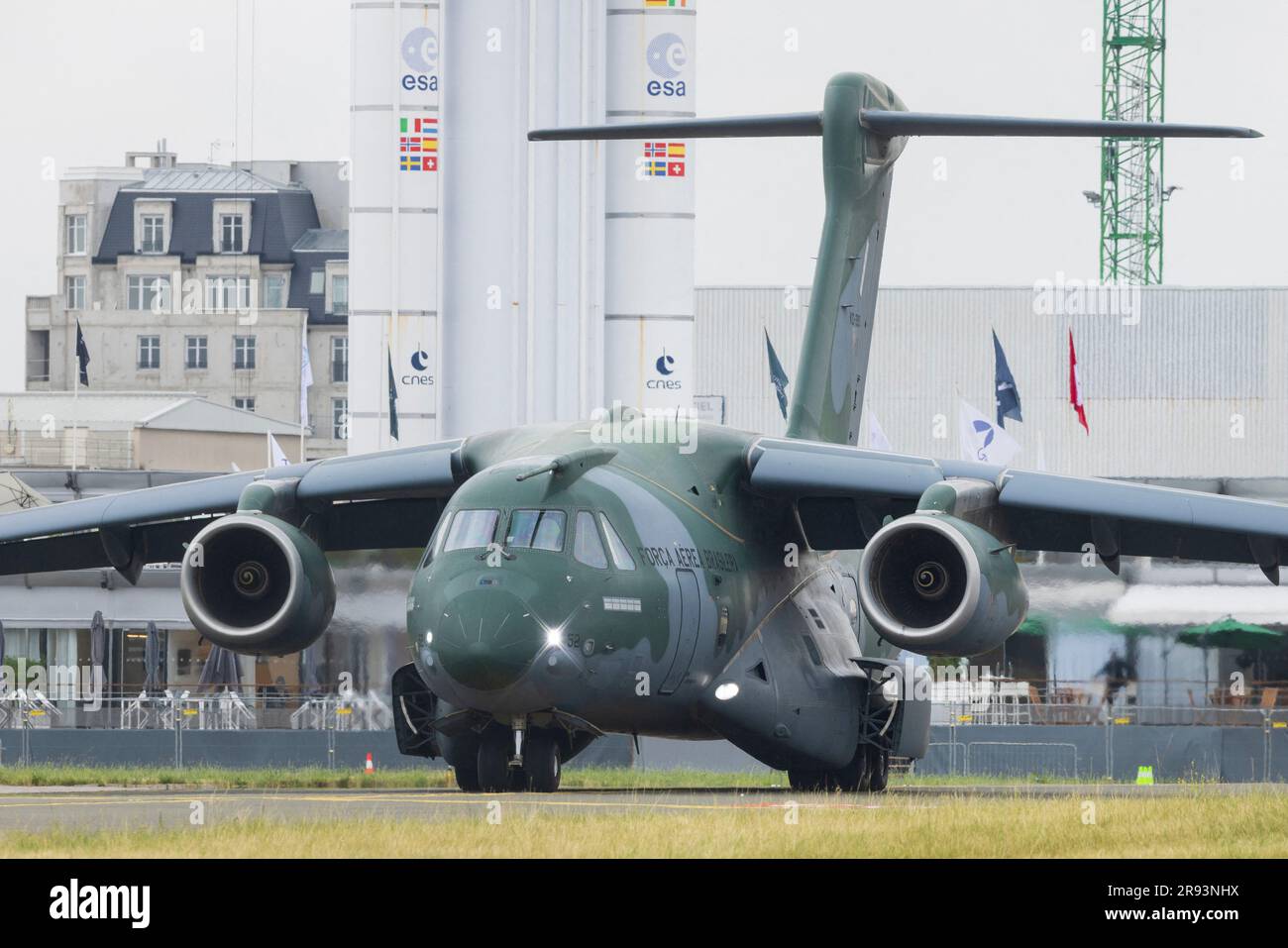In-flight presentation of the 2 Embraer planes: the civilian, Embraer E2 and the military C-390 ...