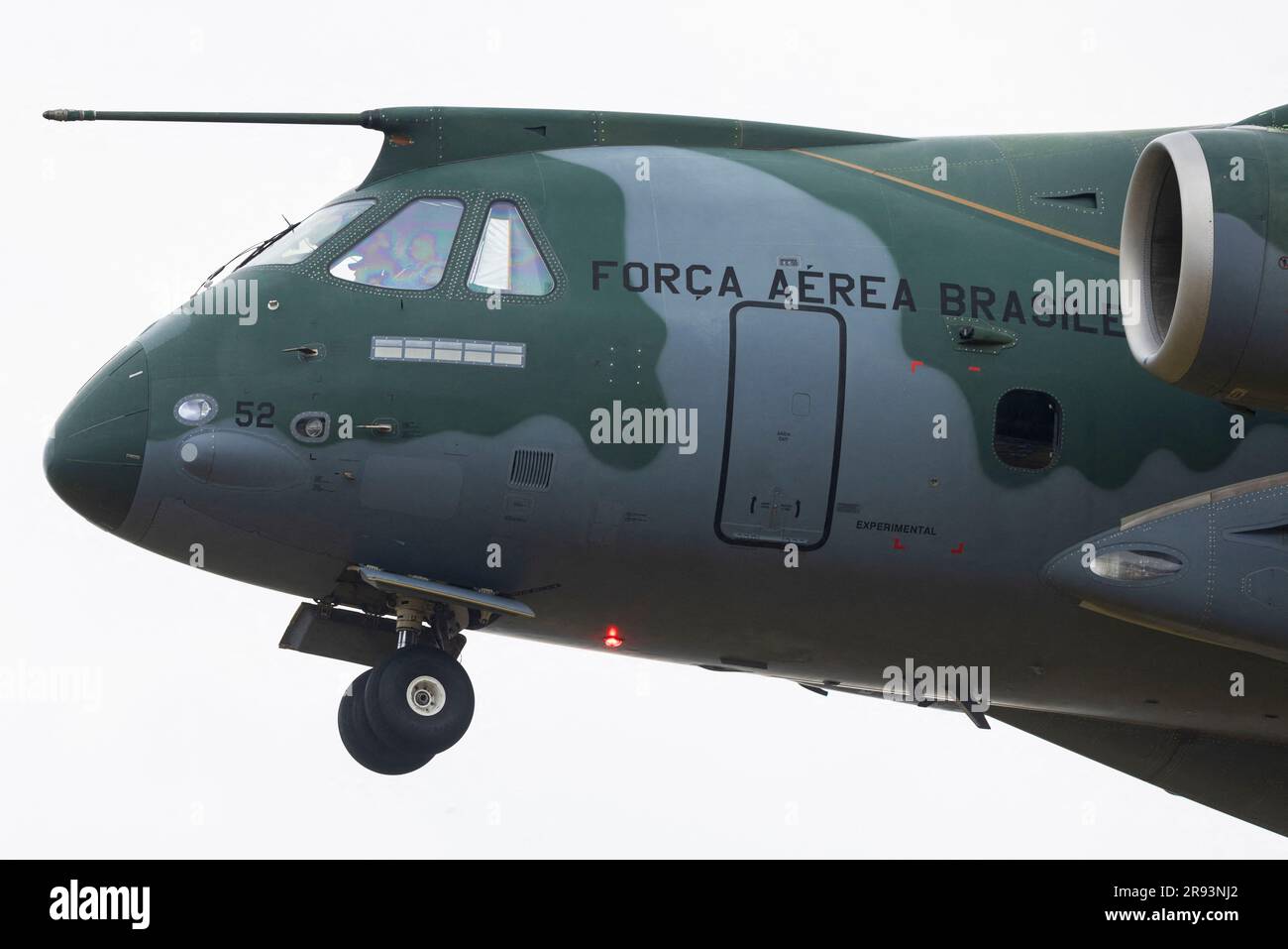 In-flight presentation of the 2 Embraer planes: the civilian, Embraer ...