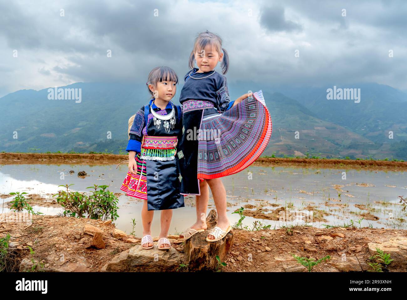 Children of H'Mong ethnic minorities in Mu Cang Chai, Yen Bai Province, Vietnam Stock Photo - Alamy