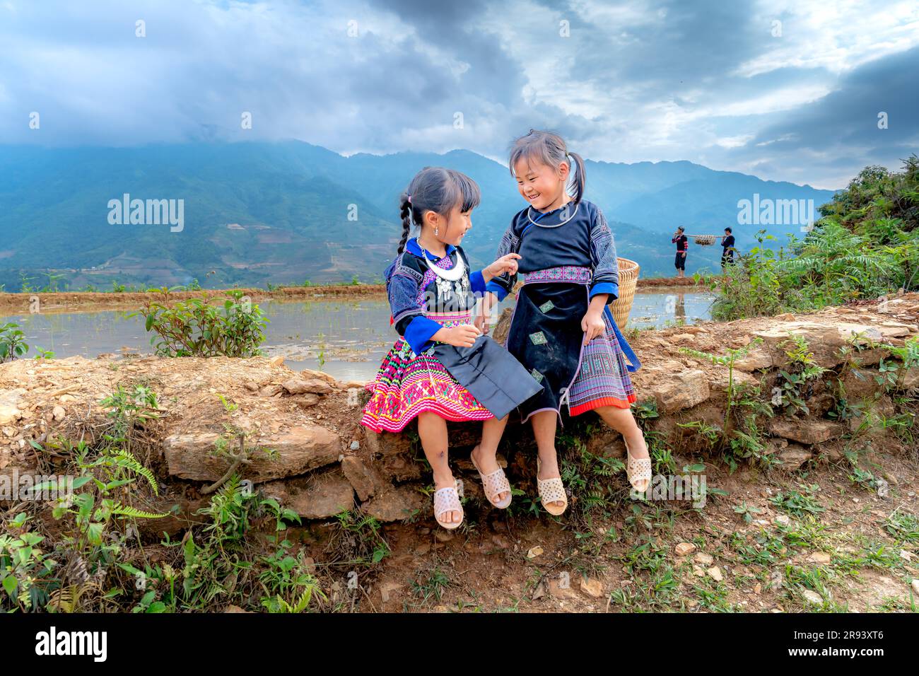 Children of H'Mong ethnic minorities in Mu Cang Chai, Yen Bai Province ...
