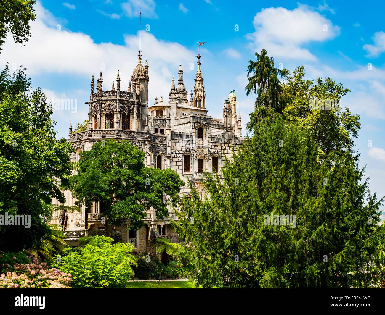 Stunning view of Regaleira Palace (Quinta da Regaleira), Sintra ...