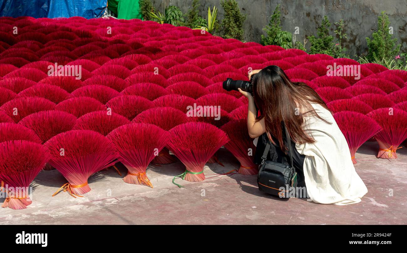 Traditional village workers of Ung Hoa incense are doing the incense ...