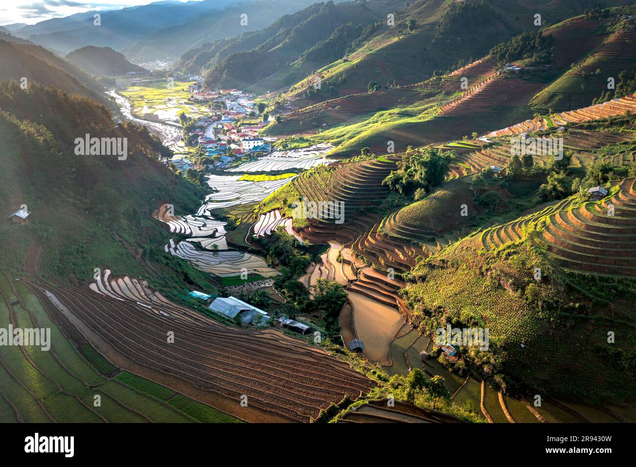 Mu cang chai sunset clouds hi-res stock photography and images - Alamy