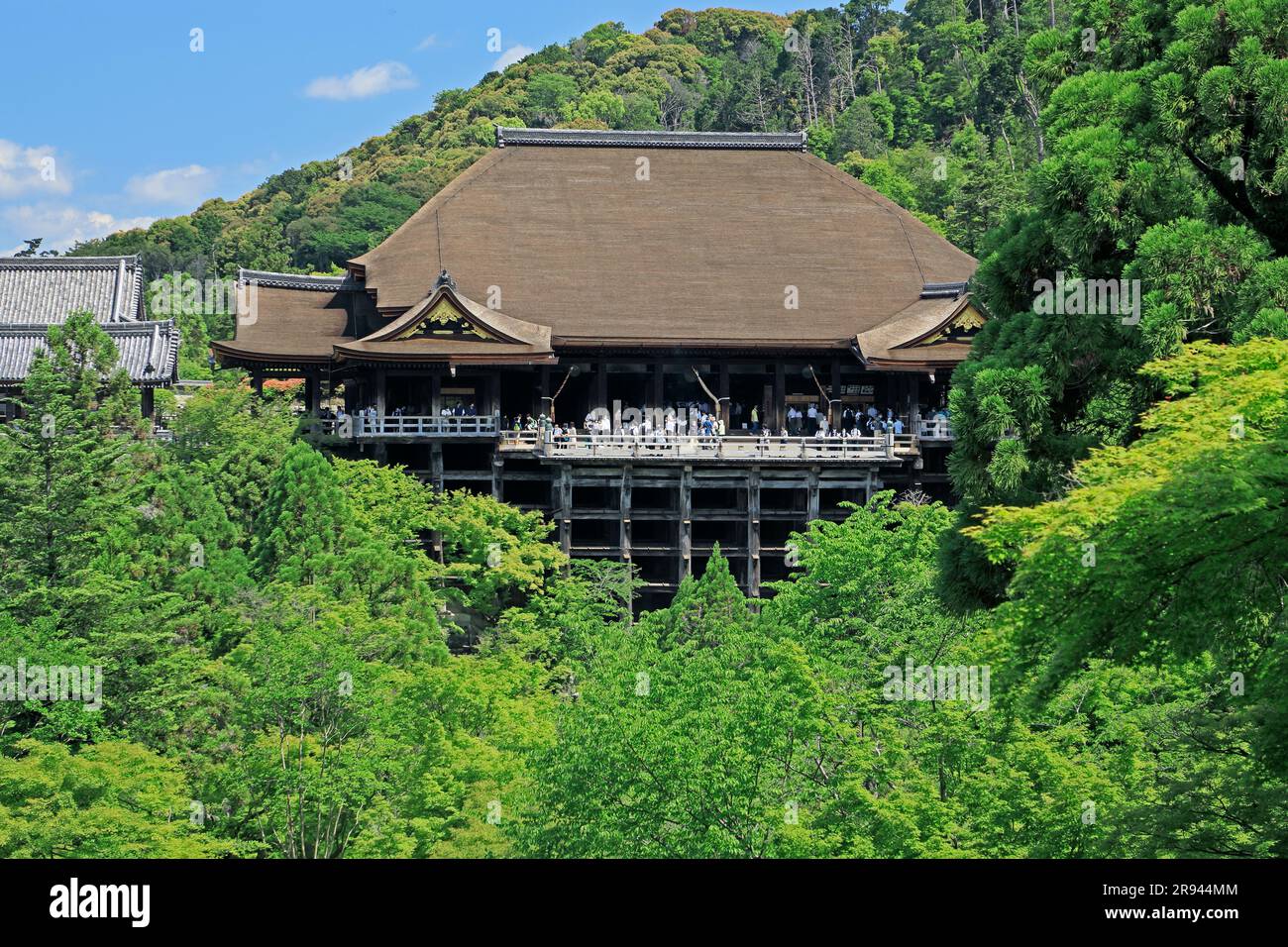 Main hall of Kiyomizu temple and the stage of Kiyomizu Stock Photo - Alamy