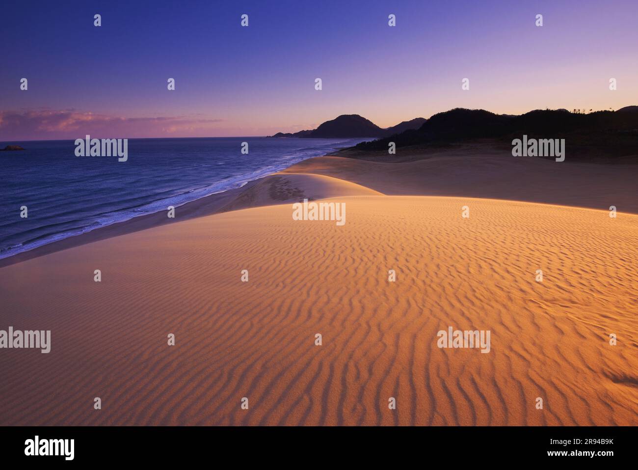 Sea of Japan and the morning of the Tottori Sand Dunes Stock Photo - Alamy