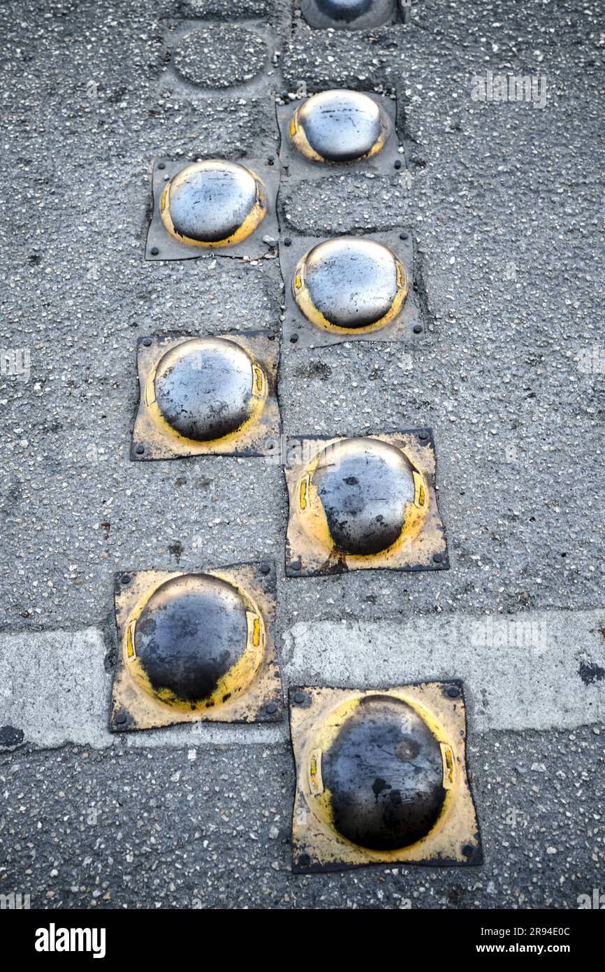 Road studs hi-res stock photography and images - Alamy