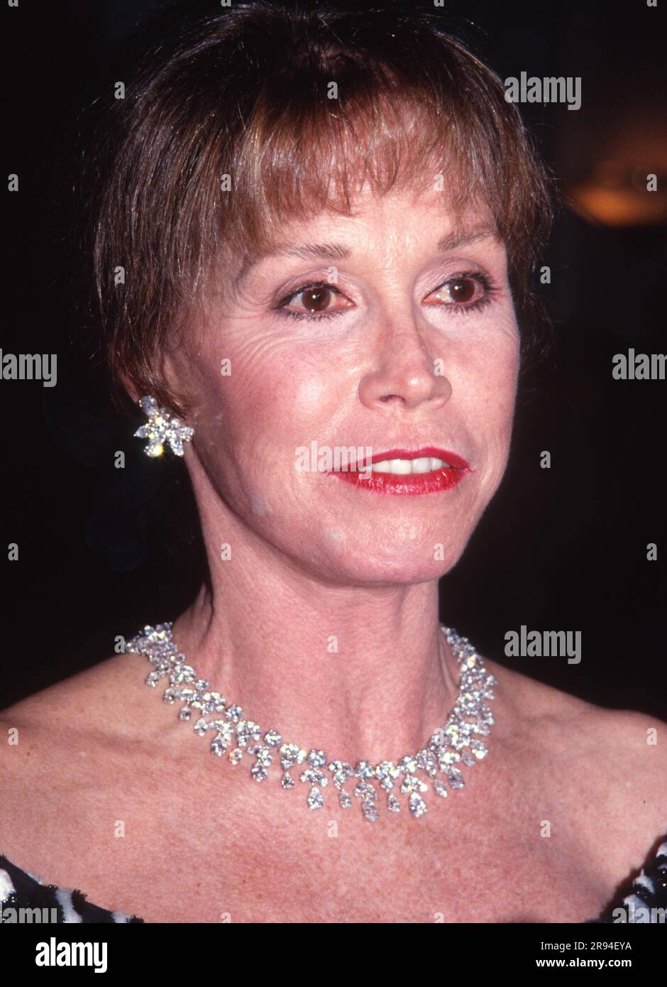 1988 Mary Tyler Moore John Barrett/PHOTOlink Photo via Credit: Newscom ...
