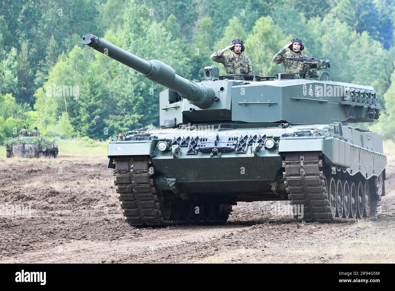 Leopard 2a4 austria hi-res stock photography and images - Alamy