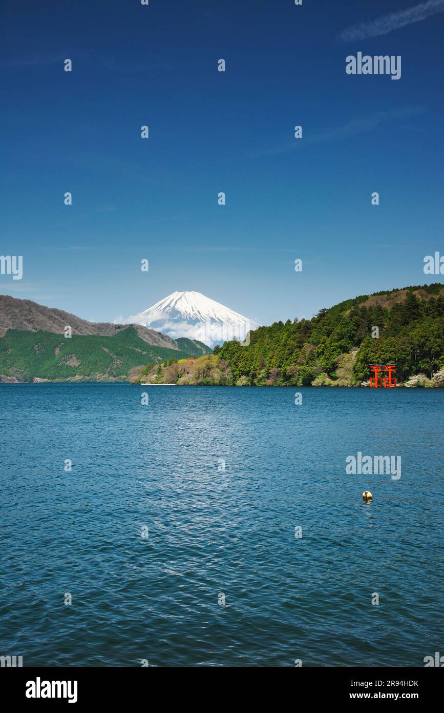 Lake Ashinoko and Mt Stock Photo - Alamy