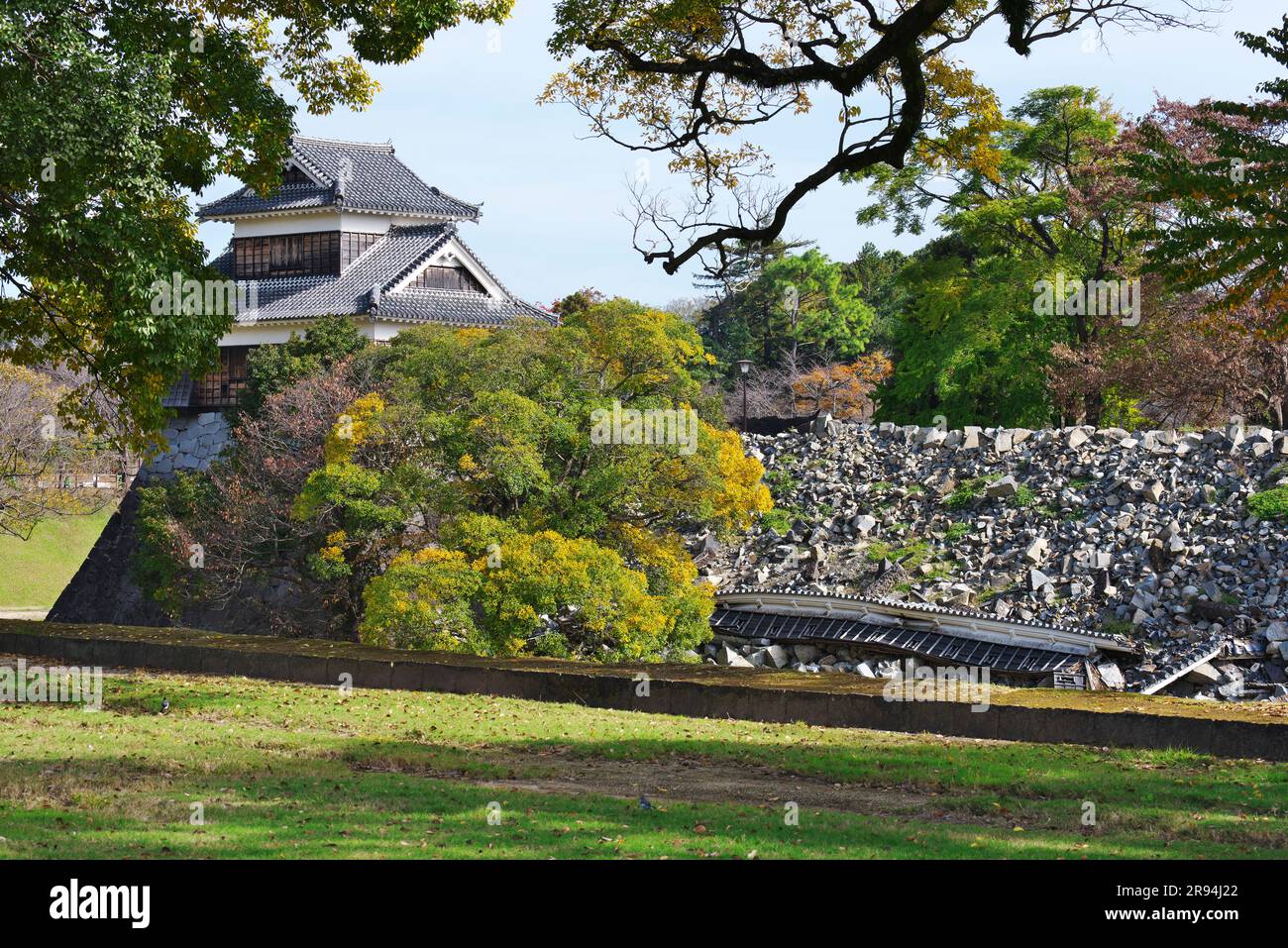 Kumamoto Castle after the Kumamoto Earthquake Stock Photo - Alamy