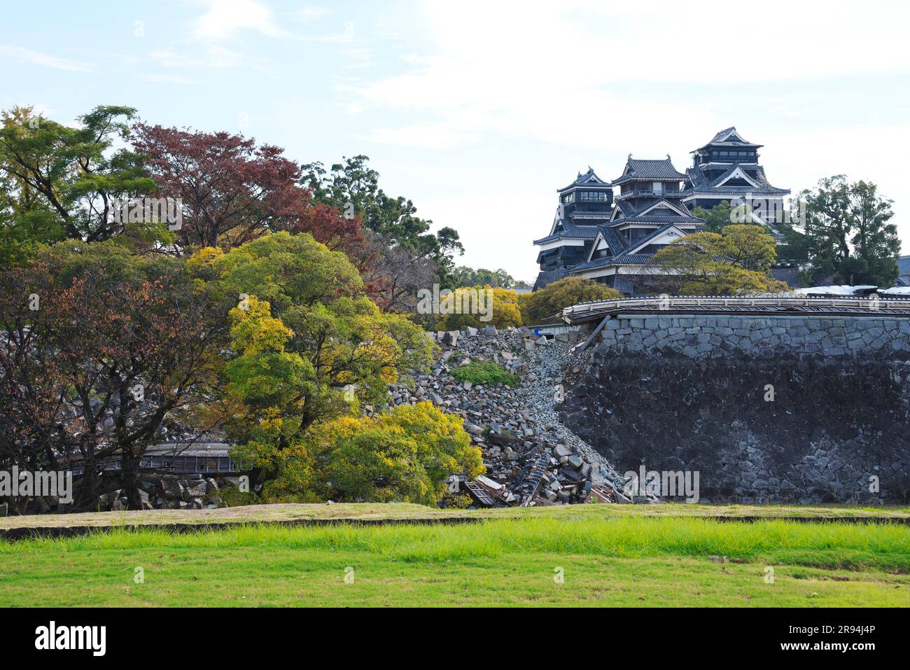 Kumamoto Castle after the Kumamoto Earthquake Stock Photo - Alamy