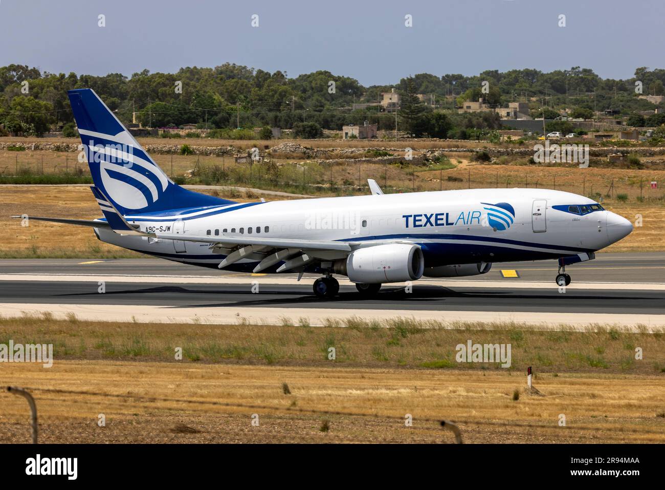 Texel Air Boeing 737-700(C) arriving from Agades Mano Dayak ...