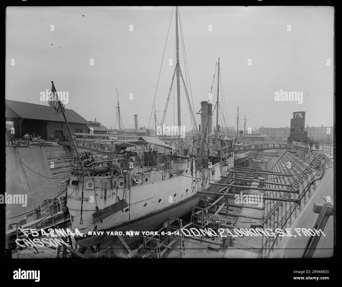 Construction of destroyer Black and White Stock Photos & Images - Alamy