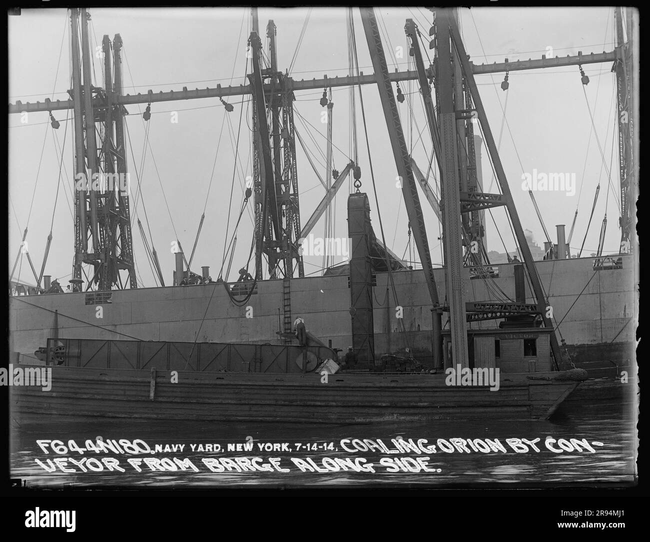 Construction barge Black and White Stock Photos & Images - Alamy