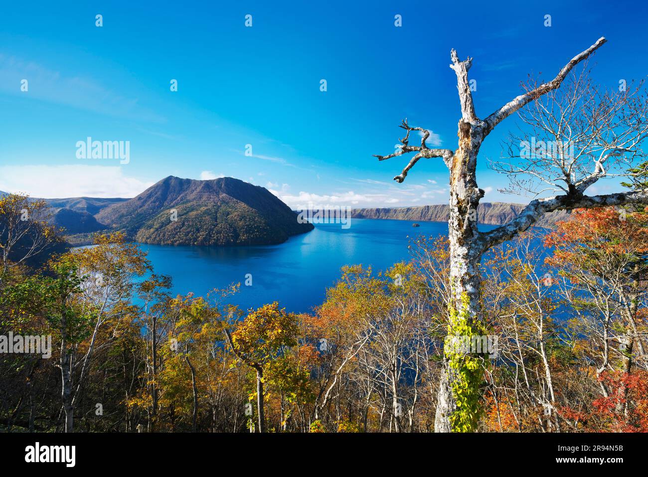 Lake Mashu during autumn Stock Photo - Alamy