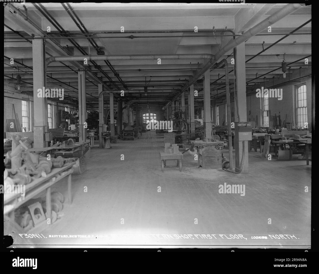 30 floor building Black and White Stock Photos & Images - Alamy