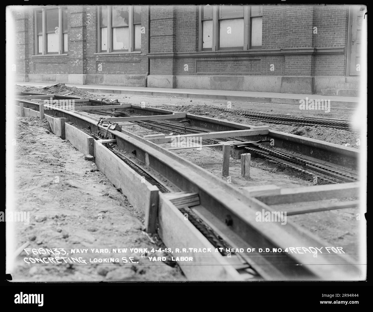 Tracks concrete base Black and White Stock Photos & Images - Alamy