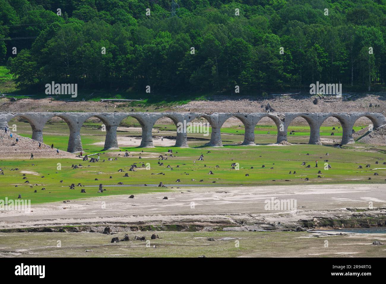 Taushubetsu River Bridge at Lake Nukabira Stock Photo - Alamy