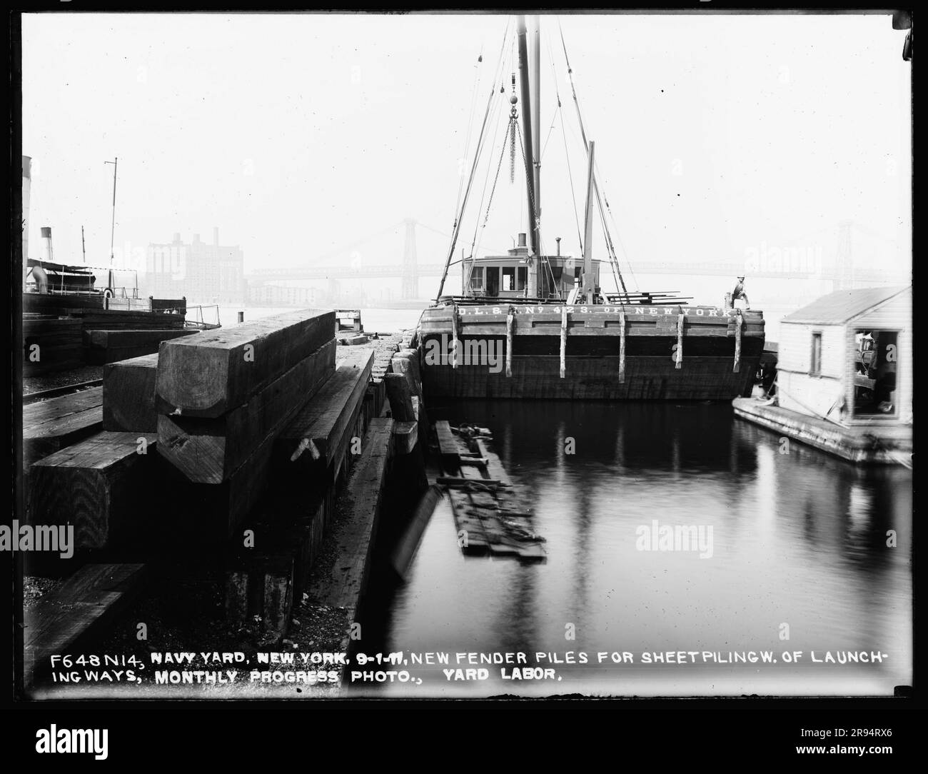 Building sheet piles Black and White Stock Photos & Images - Alamy