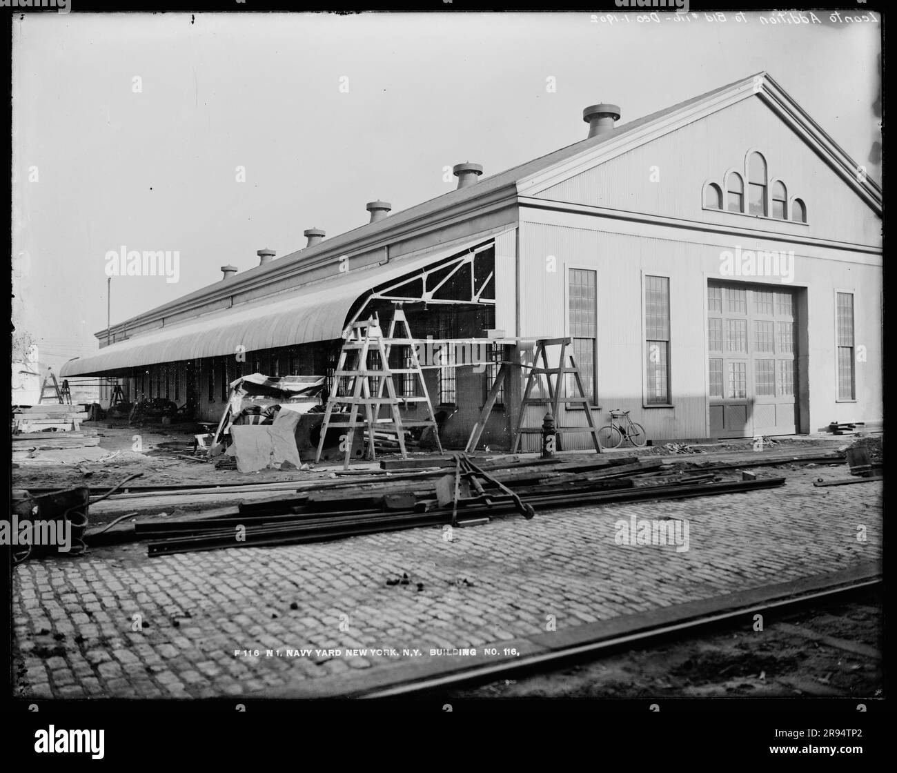 Lean to addition hi-res stock photography and images - Alamy