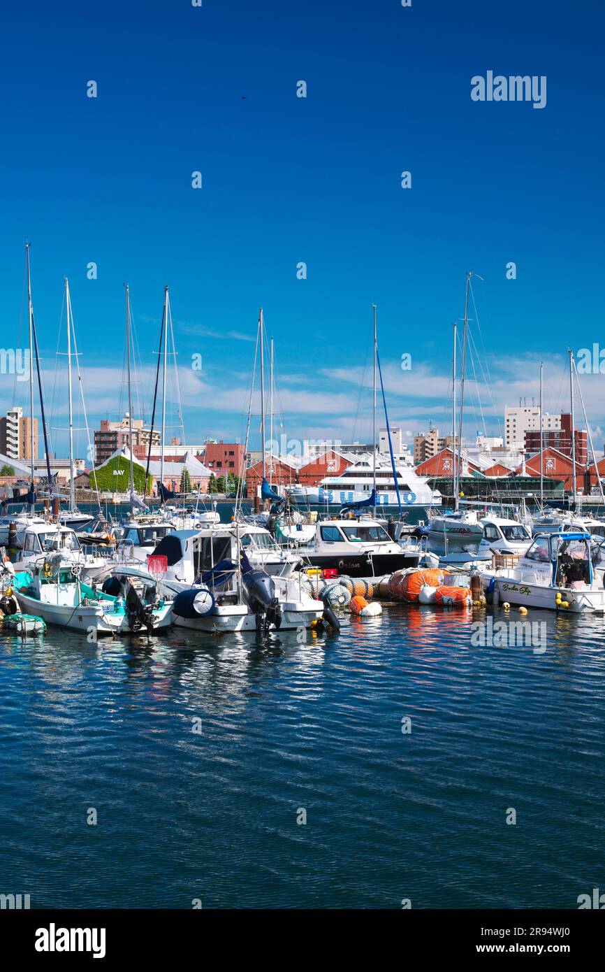 Brick warehouses hi-res stock photography and images - Alamy