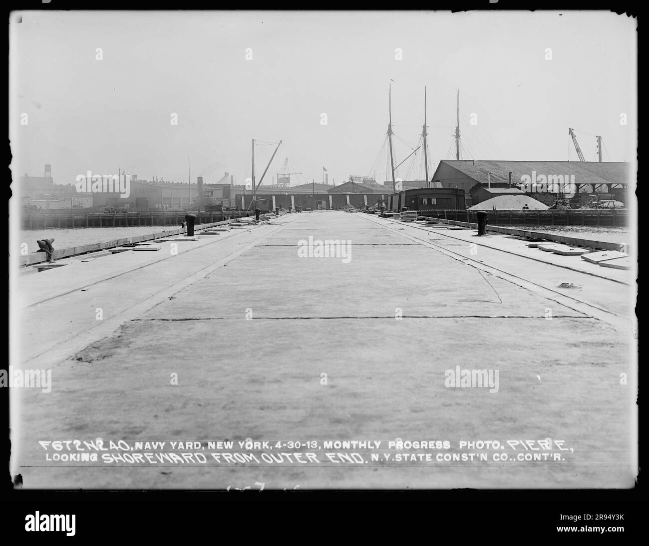 End of pier construction Black and White Stock Photos & Images - Alamy