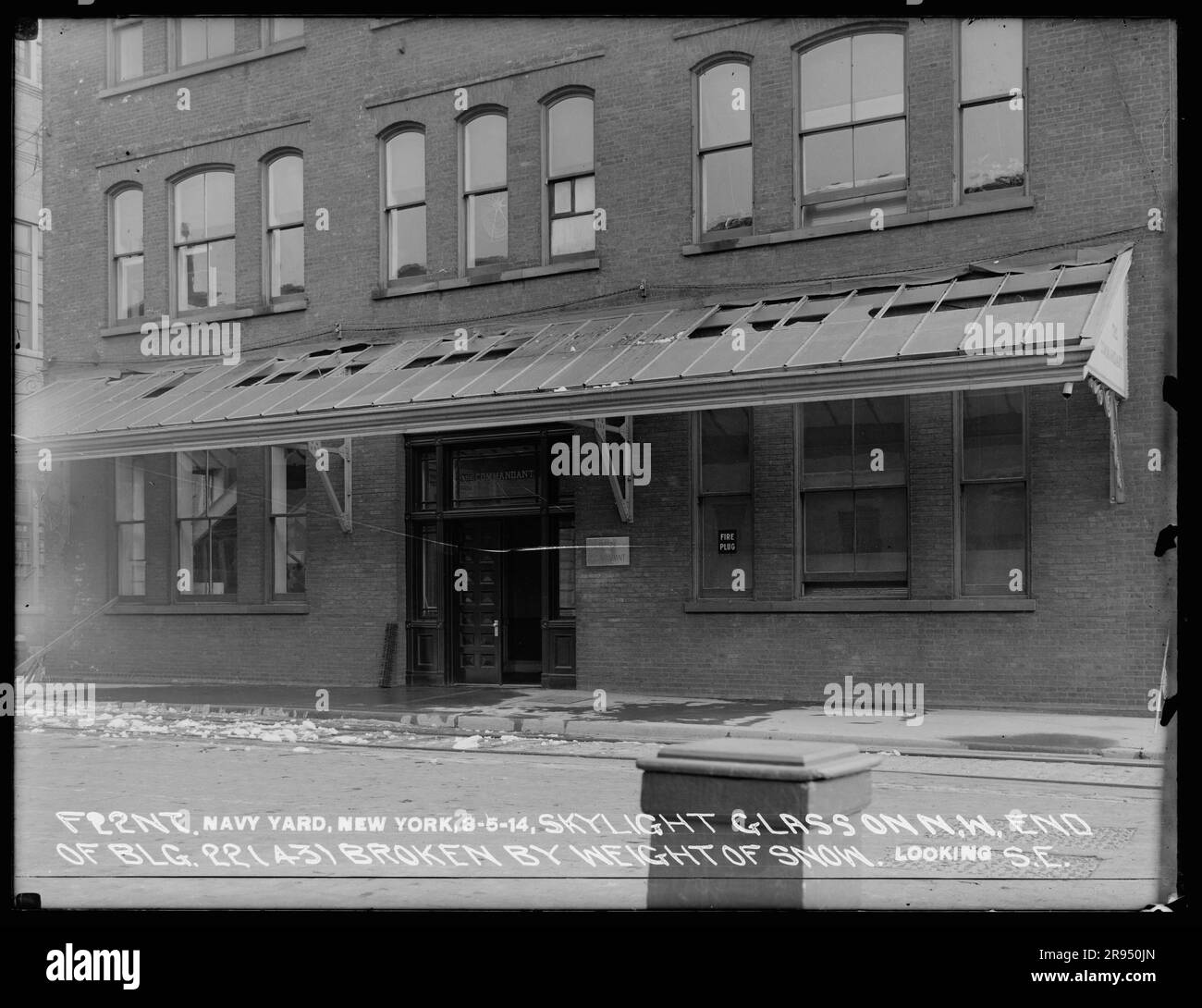 Facilities broken Black and White Stock Photos & Images - Alamy