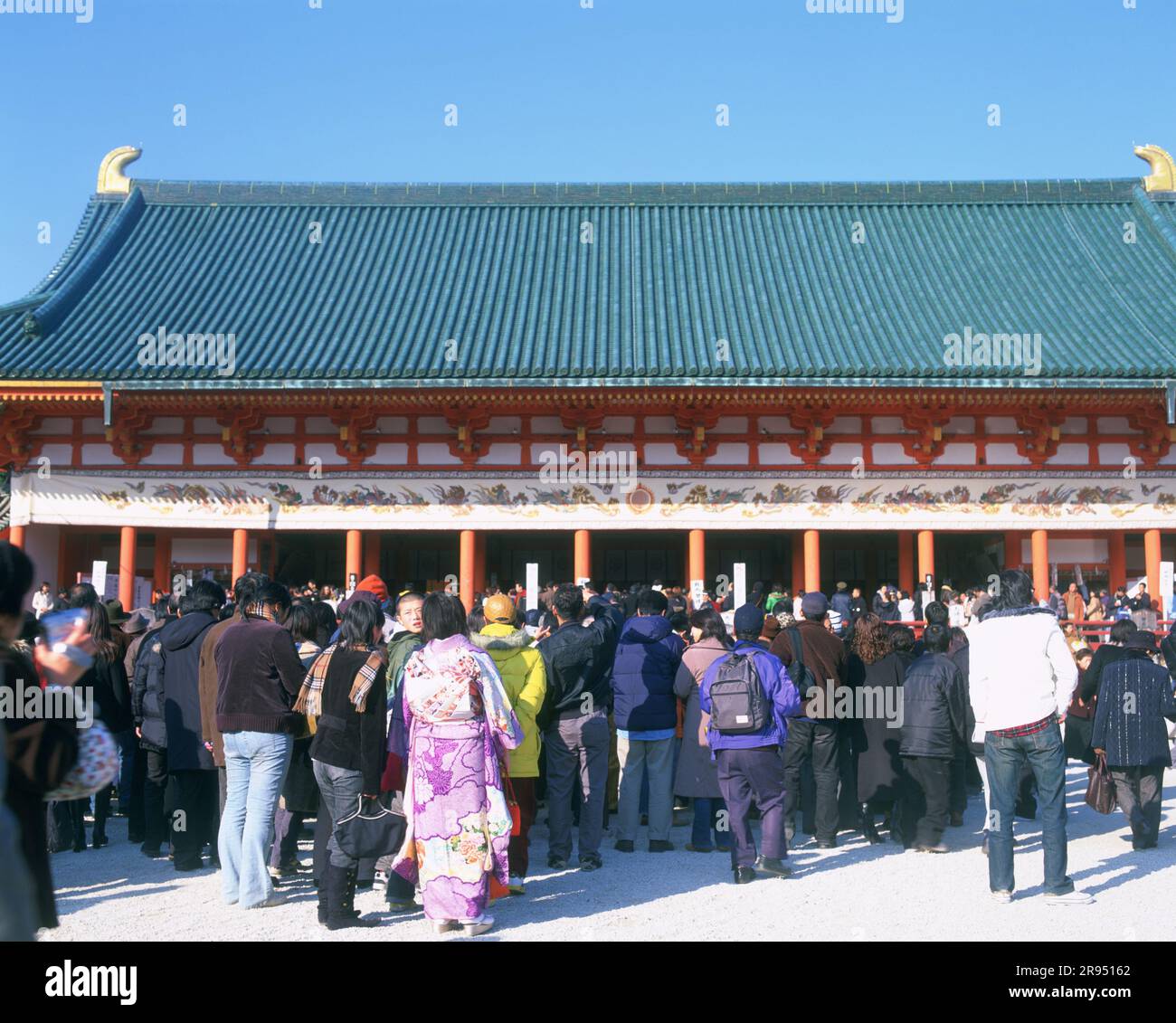 Hatsumode kyoto hi-res stock photography and images - Alamy