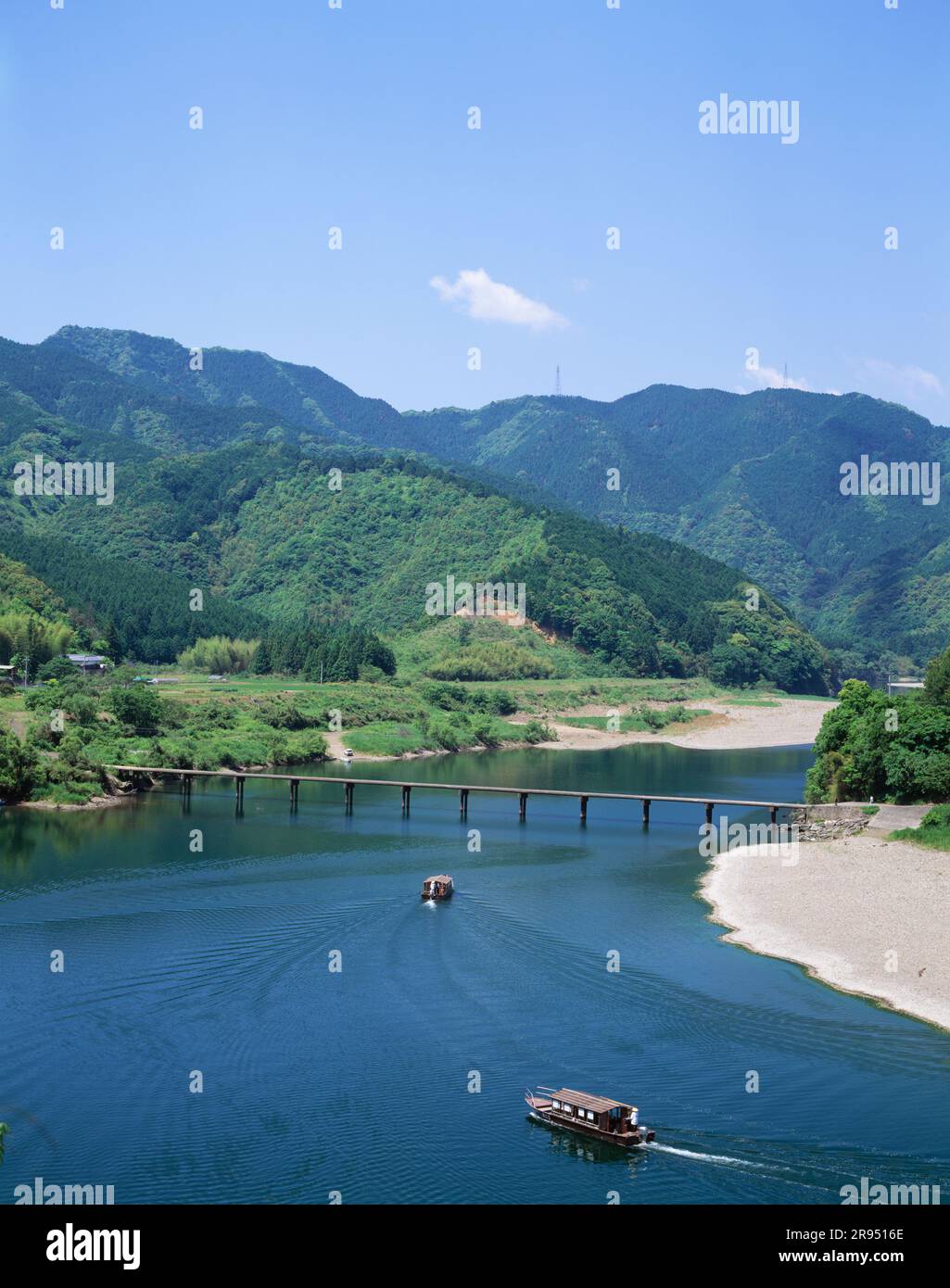 Clear stream of Shimanto River and houseboats Stock Photo - Alamy