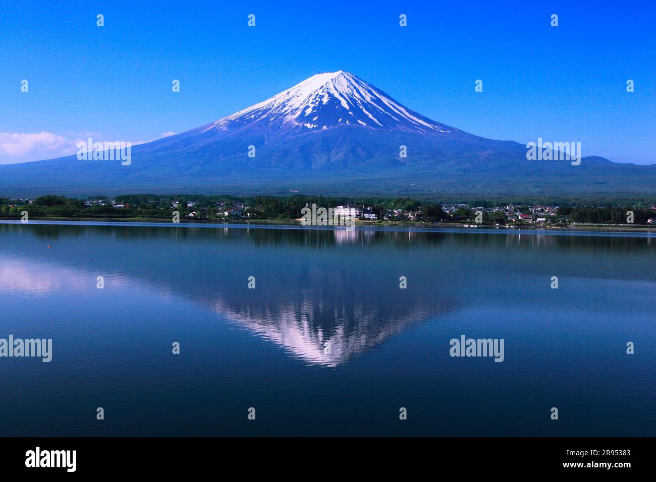 Kawaguchiko lakes mount fuji hi-res stock photography and images - Alamy