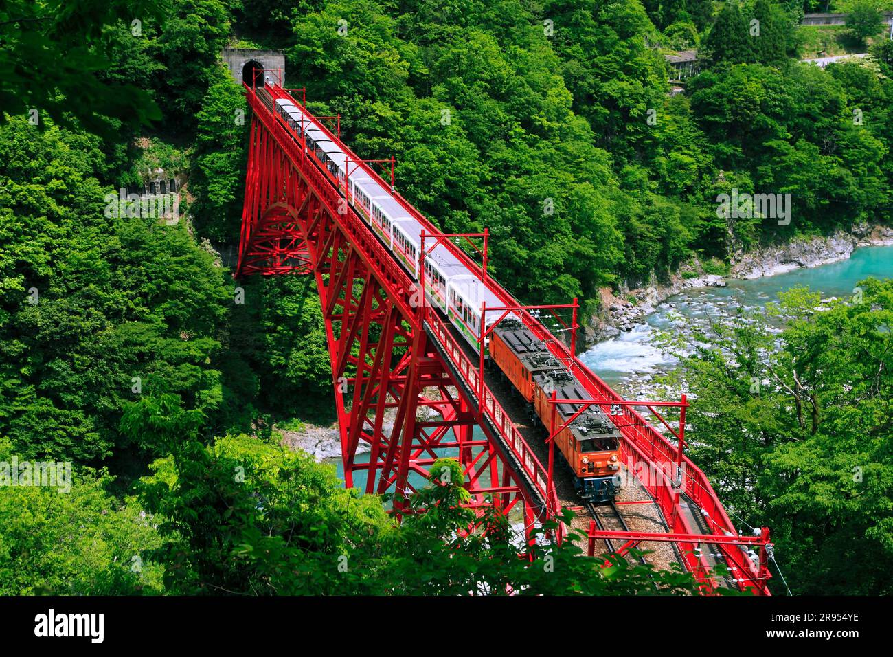 Kurobe Gorge Railway Stock Photo - Alamy