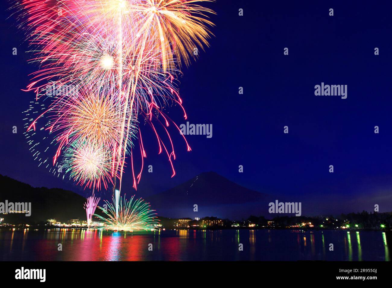Kawaguchiko fireworks hi-res stock photography and images - Alamy