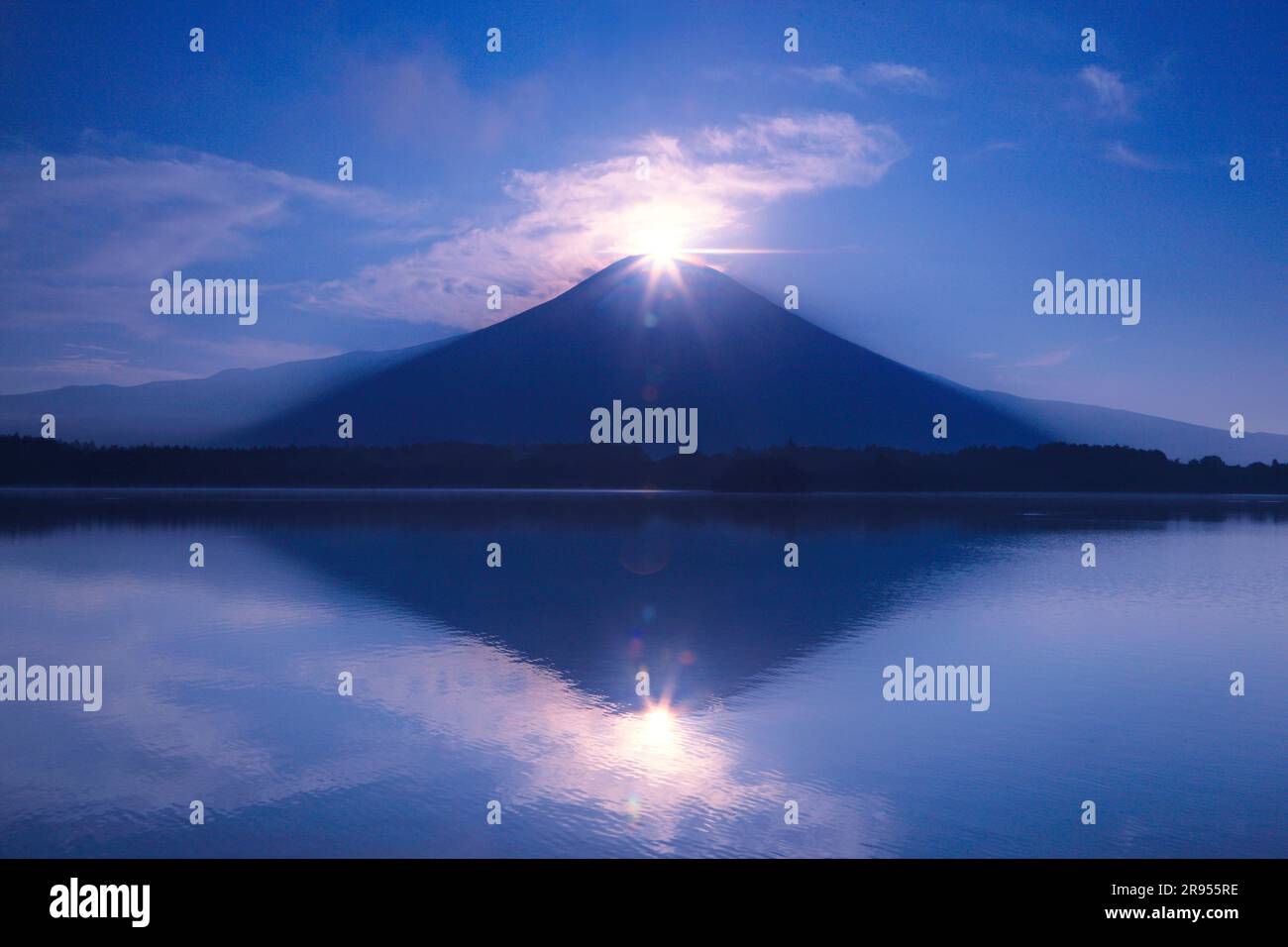 Diamond fuji hi-res stock photography and images - Alamy
