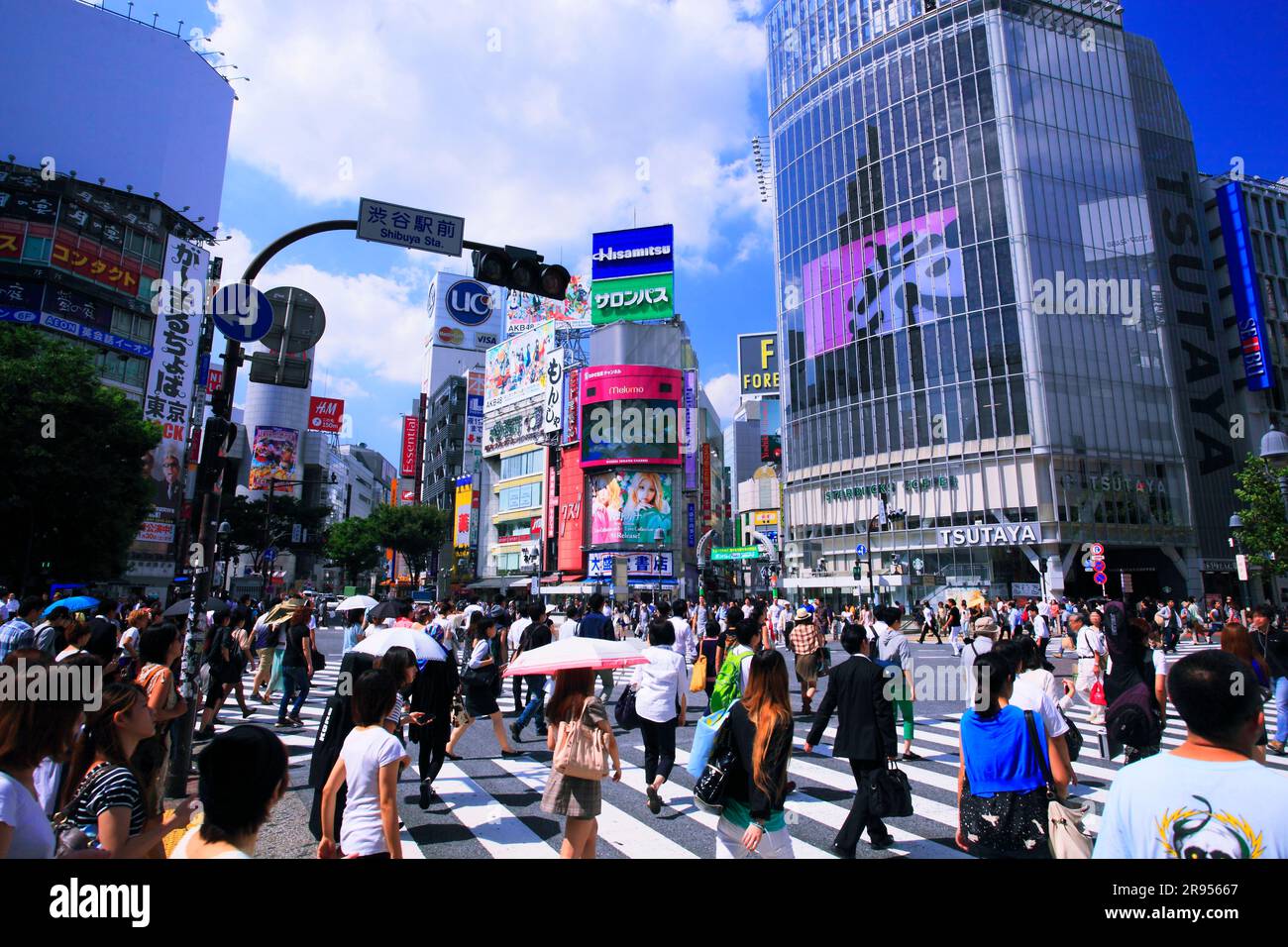 Shibuya scramble crossing Stock Photo - Alamy
