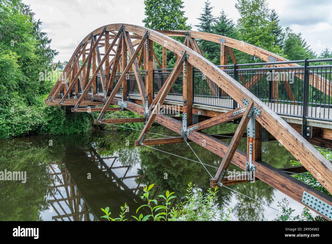 A pedestrian bridge over the Sammamish Riverr in Bothell, Washington ...